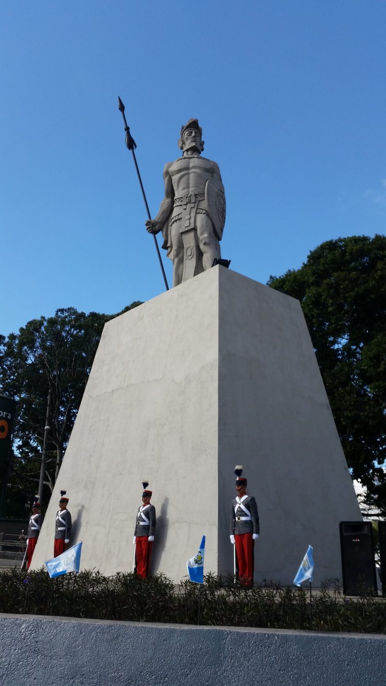 Tecún Umán, el guerrero que luchó con valentía - Agencia Guatemalteca ...