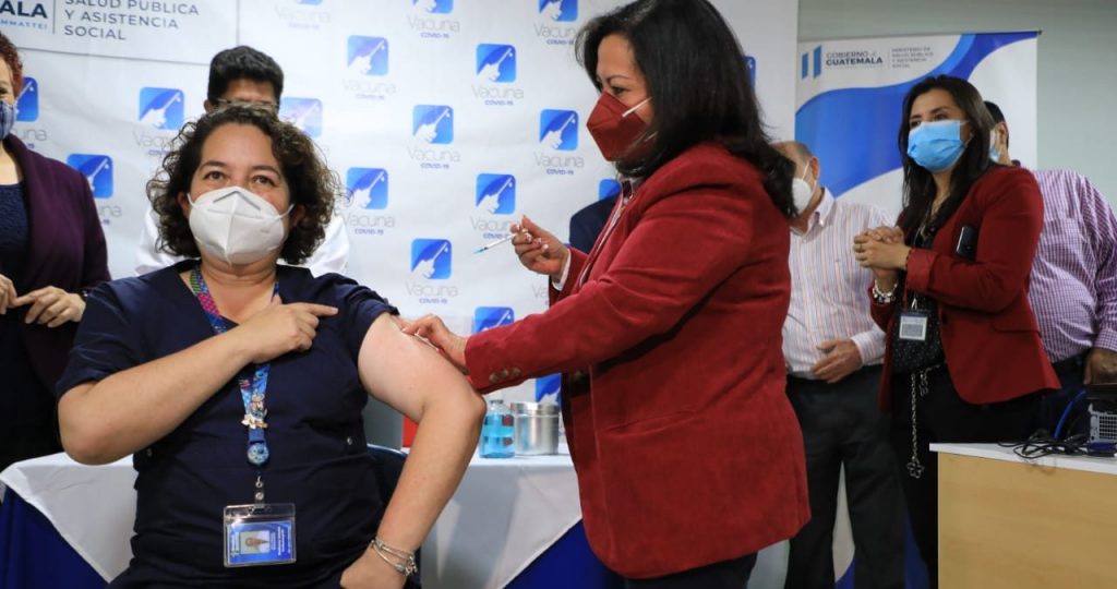 Vacuna llena de esperanza al personal médico y paramédico del Hospital ...