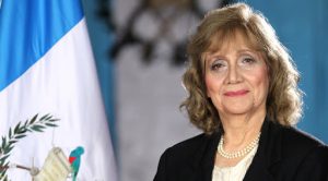 Escritora Ana María Rodas: “Si uno no se enfrenta a la literatura, no ...