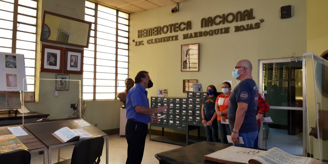 Hemeroteca Nacional abre sus puertas para conocer tesoros de casi 200 ...