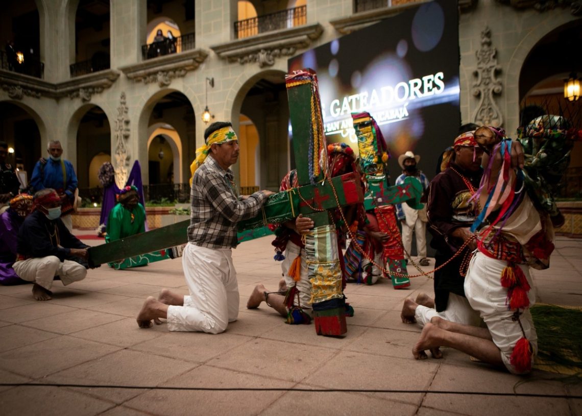 Los Gateadores de San Andrés Sajcabajá son Patrimonio Cultural de la Nación - Agencia ...