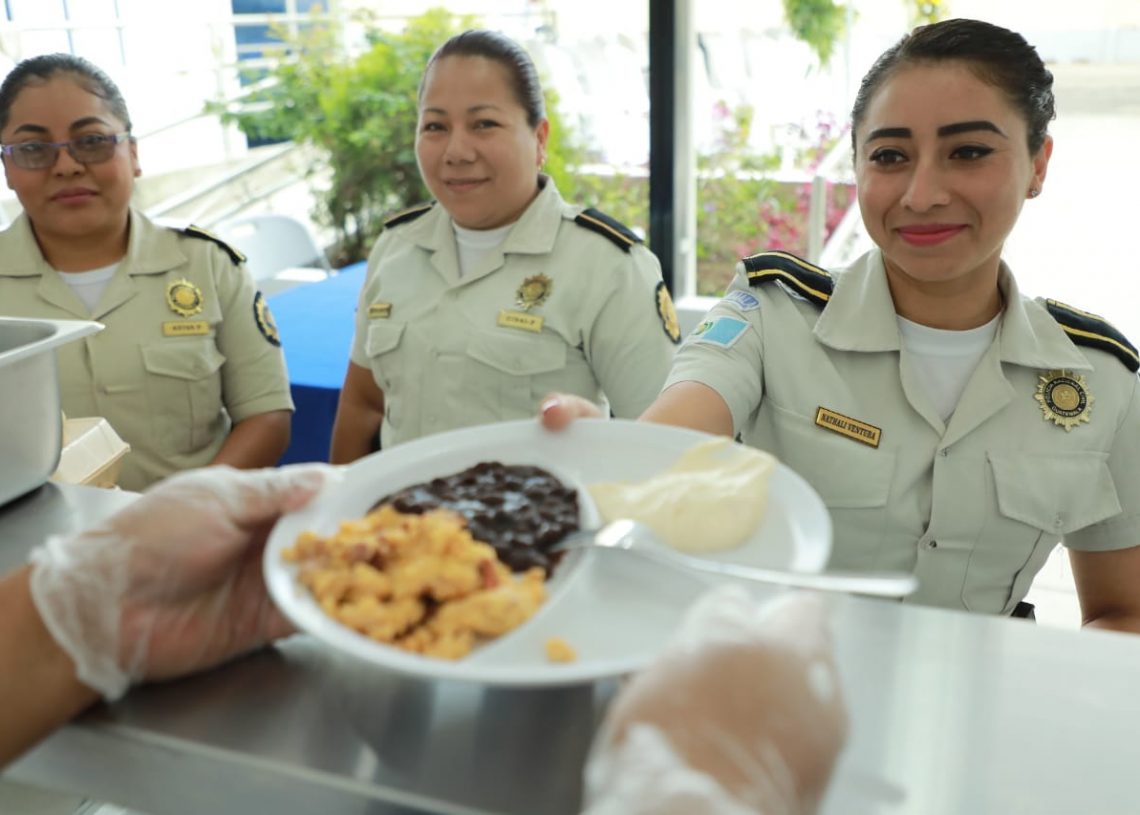 Habilitan nuevo comedor de alimentación policial - Agencia Guatemalteca ...