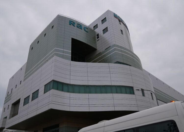 Presidente conoce planta industrial RAC Electric Vehicles Inc ...