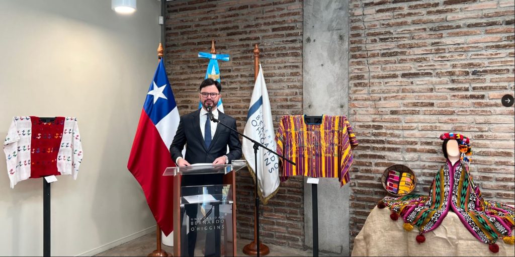 Huipiles de Guatemala se exhiben en Chile - Agencia Guatemalteca de ...